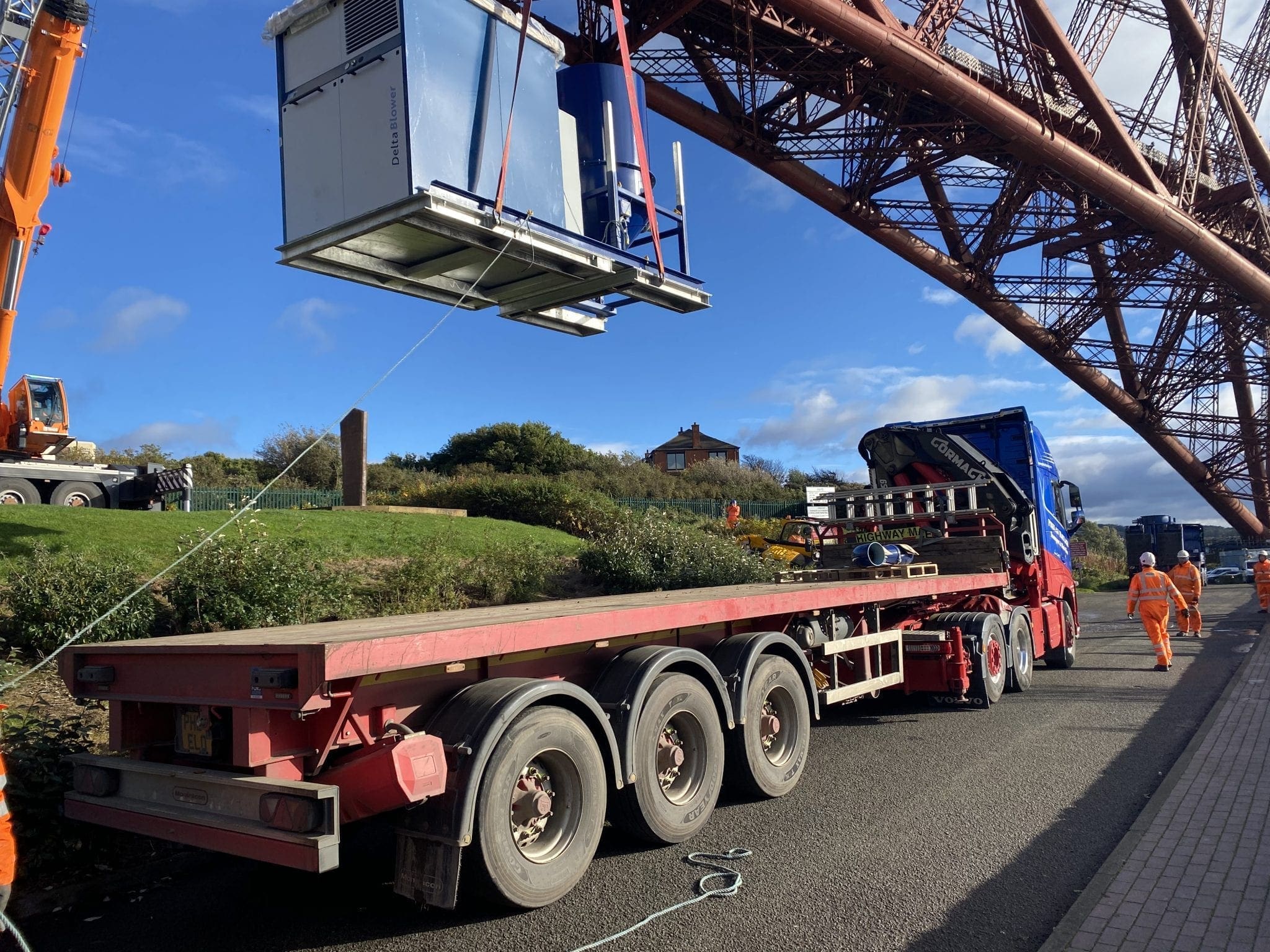 What is a HIAB? Is A HIAB A Lorry Loader? - Phelan Haulage Hiab Hire